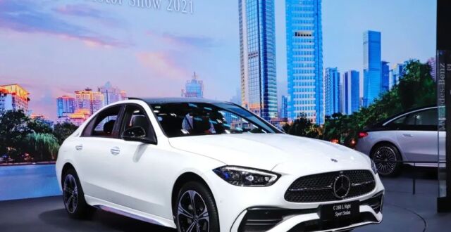 “小S级”上新，1.5T+9AT，价格下探，33.48万起，更值了？_腾讯新闻