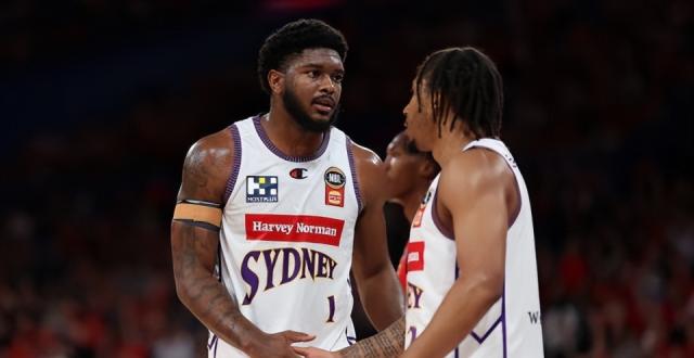 前广厦队外援在NBL依然表现稳定，为什么他在CBA无法发挥实力呢？_腾讯新闻