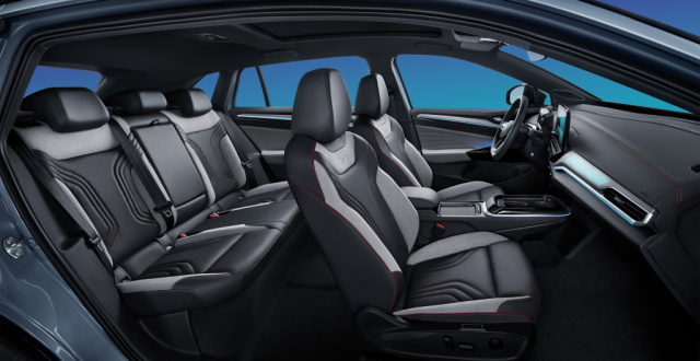 起亚EV5 720长续航版对比大众ID.4 CROZZ，谁更值得入手？_腾讯新闻