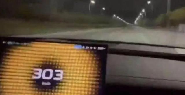 303km/h！小米SU7Ultra车主城市道路飙车？客服回应_腾讯新闻