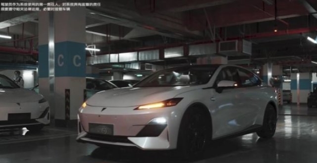 20万级最聪明的电轿了！深蓝SL03 515纯电高阶智能驾驶版开启交付_腾讯新闻