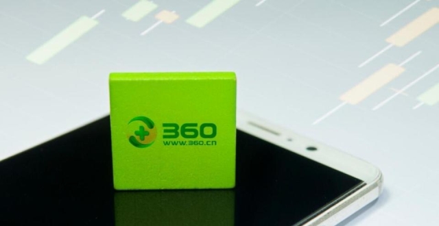 All in AI的周鸿祎，摇摆不定的360丨潜望AI_腾讯新闻