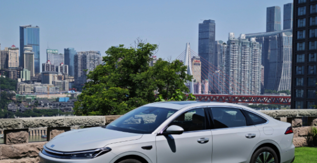 吉利打响“第一枪”！或10万，超级混动续航2100km，银河A7来了_腾讯新闻