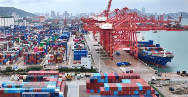 中国服务贸易规模首次突破1万亿美元，未来超过货物贸易规模并非天方夜谭_腾讯新闻