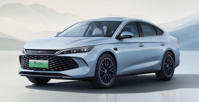 十万级插混的巅峰对决！荣威M7 DMH与秦L DM-i，究竟谁是全能王？_腾讯新闻