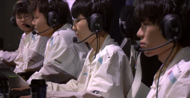 今夕何年？S13半决赛重返4射手下路！Bin被Theshy打烂了_腾讯新闻