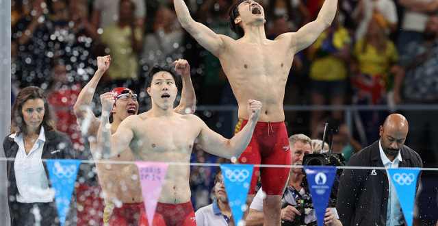 告慰恩师！徐嘉余终夺奥运金牌完成徐国义遗愿，13年师徒情谊封存记忆中_腾讯新闻