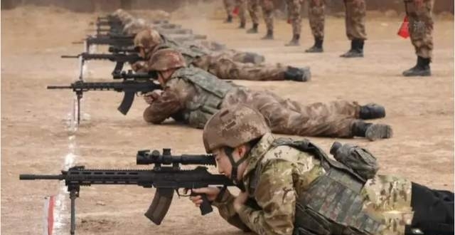 20式5.8mm枪械：加速军中的入列速度，用来取代95式5.8mm枪械_腾讯新闻