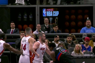 NBA杯小组赛：热火vs活塞丨哈达威跨越全场精准制导 杜伦顶开防守上篮打进_腾讯新闻