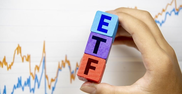 第三只千亿股票ETF诞生，四只沪深300ETF成交额持续领跑_腾讯新闻