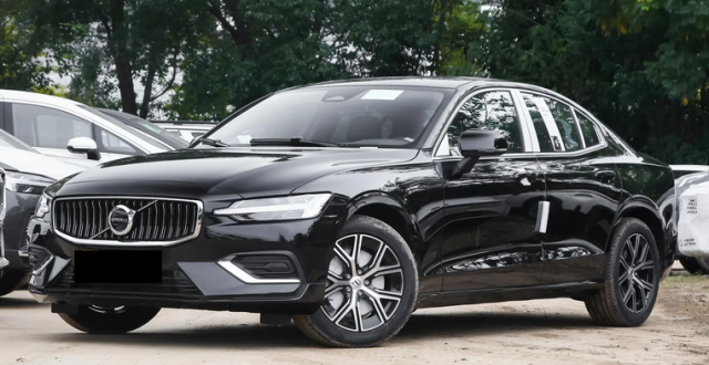 30.69万起，雷神大灯超吸睛，动力强还省油，沃尔沃S60值不值？_腾讯新闻