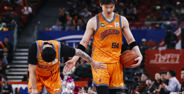 新民体育丨上海男篮开始飘了？_腾讯新闻