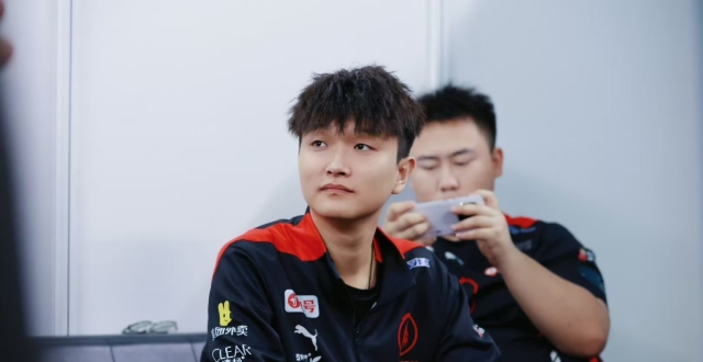 AG3-1战胜LGD，轩染大显神威！4队提前锁定淘汰赛，AG还差一步_腾讯新闻