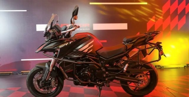 QJMOTOR双车齐发，骁700、骁800上市，售价43999元起！_腾讯新闻