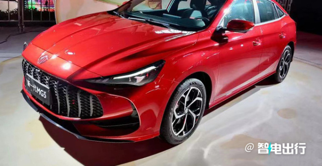 名爵新MG5一口价6.59万起！总经理陆家俊：比海豚、秦L更快_腾讯新闻