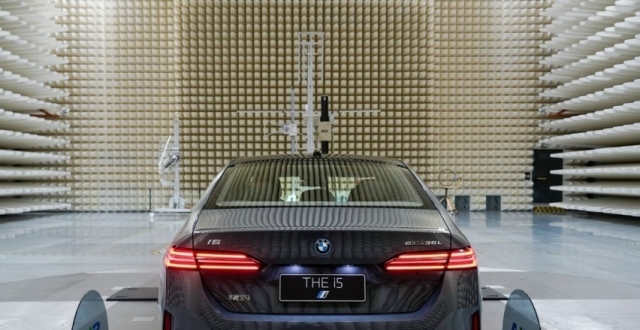 宝马i5接连囊获C-NCAP和C-GCAP双评测全五星_腾讯新闻