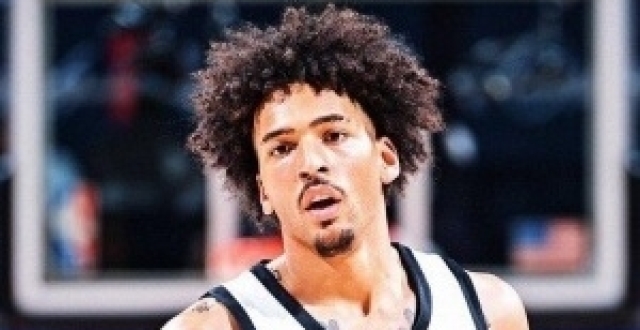 三分命中率55%！官方：篮网球员杰伦-威尔逊当选为2024年夏联MVP_腾讯新闻