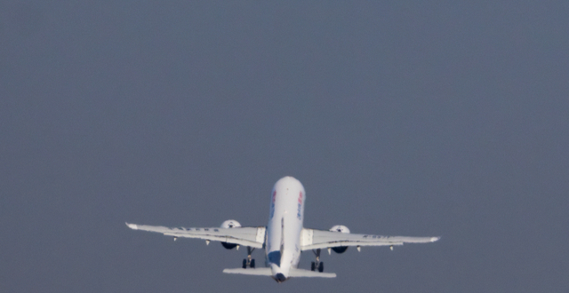 “成都智造”上新！坐着C919，连WiFi打游戏看电影！_腾讯新闻