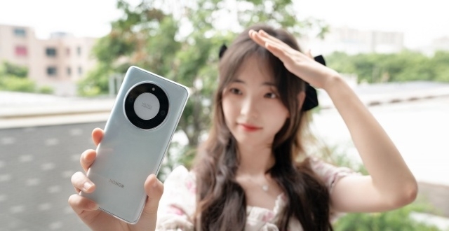荣耀X50手机上手简评，一千三起价，长续航1.5K护眼曲屏_腾讯新闻
