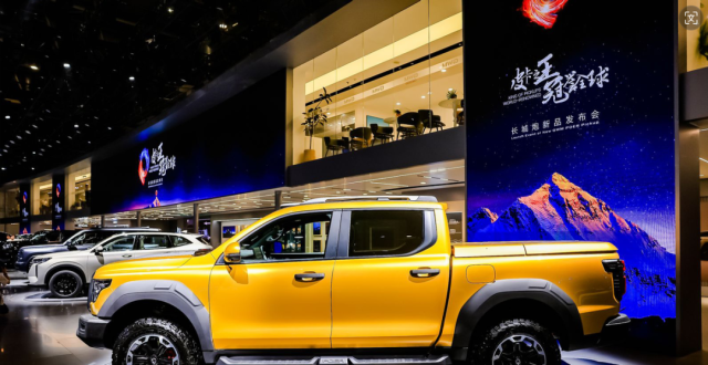 北京车展|又来炸场子了！2.4T+9AT只要12.58万元起，买皮卡还得看长城炮_腾讯新闻