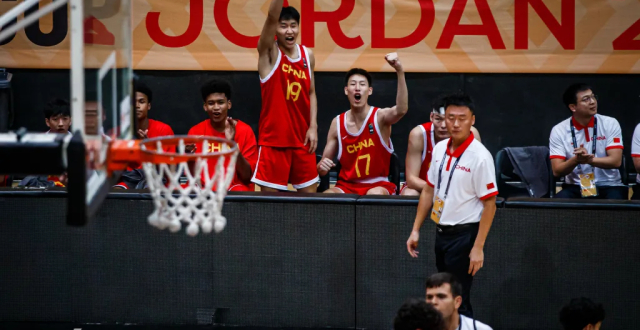 喜提季军！中国U18双枪合砍44分，西亚豪强加持3名裁判8打5仍失利_腾讯新闻