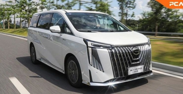 2.0T+8AT，还有8155芯片座舱…传祺M8大师版25万级MPV首选？_腾讯新闻