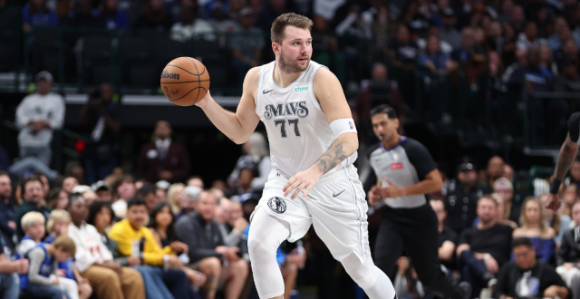 独行侠132-91大胜鹈鹕 球员评价：7人满分，3人及格，1人低迷_腾讯新闻