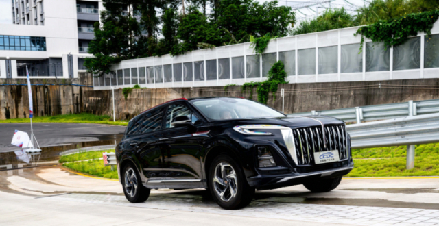 一汽红旗HS3获得CCPC汽车性能挑战榜爬坡性能挑战第一名_腾讯新闻