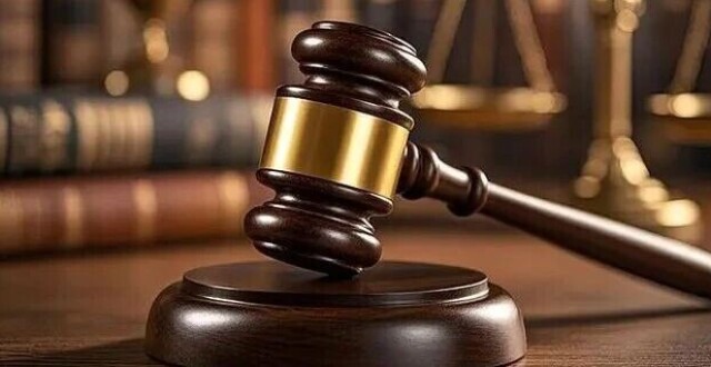 办婚礼仅43天，28岁女子因备孕与男友起争执持刀捅死对方，庭审坚称系被掐颈扇脸后正当防卫，法院判其死缓：男友终止侵害后其仍主动伤人 腾讯新闻
