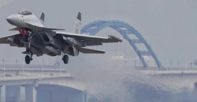 歼-35A配折叠翼PL-15E—一文速览珠海航展_腾讯新闻