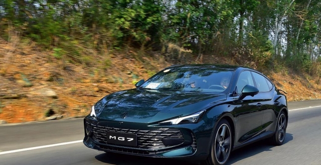 带可变悬架，养车约1300元/月，17万内选MG7顶配就好？_腾讯新闻