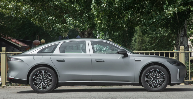 纯电续航193km，14.99万元起售，风云A9L为何深受大家喜爱？_腾讯新闻