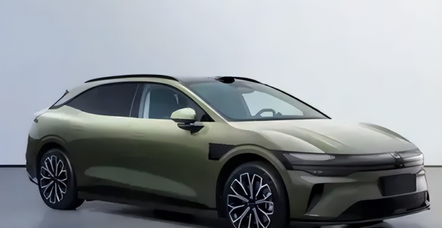 PK小米YU7有戏？极氪007GT实车亮相，猎装造型更酷？_腾讯新闻