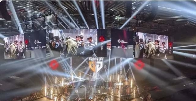 PCL春季赛震撼来袭，4AM状态低迷，韦神做客《我上我也行》_腾讯新闻