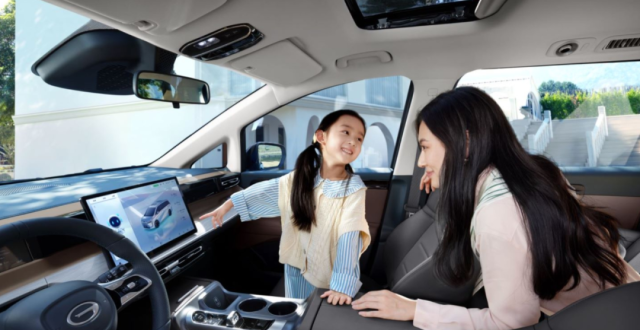 快评传祺E8荣耀版：16.68万元起，把混动MPV价格打下来了_腾讯新闻