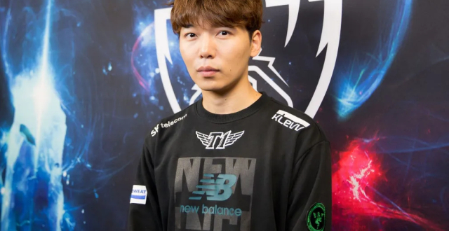 “LOL上单朝拜地位图”火了，好369和Bin二排跪拜，Theshy引争议_腾讯新闻