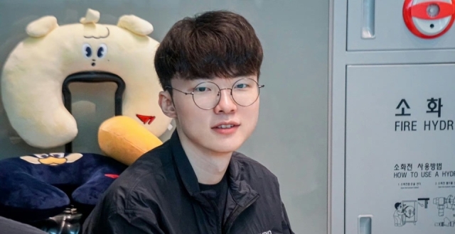 LOL：韩网热议BLG击败T1，Faker是罪魁祸首，Bin言出必行_腾讯新闻