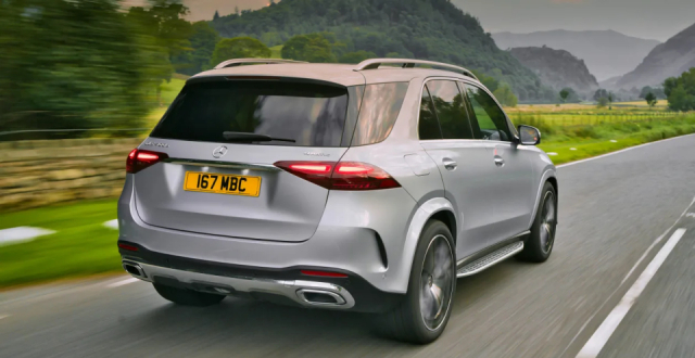 搭载2.0T插电混动总成，新款奔驰GLE 400 e大量实拍图发布_腾讯新闻