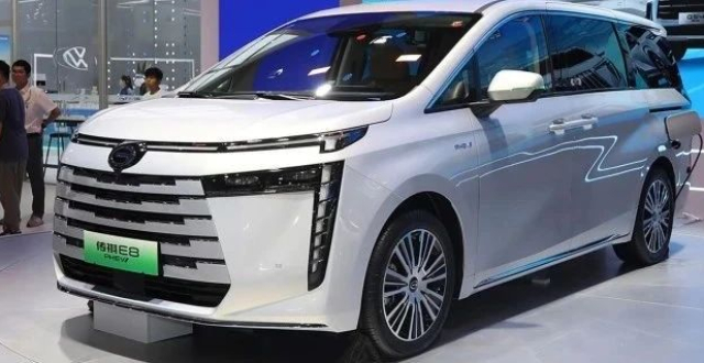 腾势D9、GL8掉下神坛，谁拿了MPV冠军？_腾讯新闻