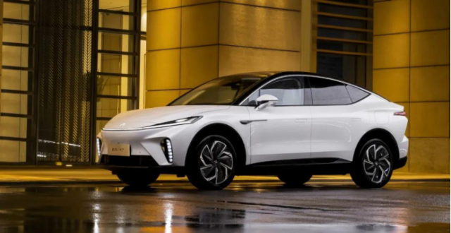 20万内唯一电动中大型轿跑SUV，新款R7五天破5000背后作对了什么_腾讯新闻