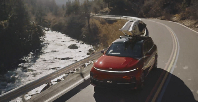 L7售31.98万元起，理想2023年“保25万辆，争30万辆”_腾讯新闻