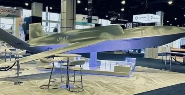 防务简报丨美国通用原子航空系统公司展示其设计的CCA无人机模型_腾讯新闻