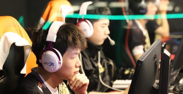 PGC循环赛积分一览，4AM与Faze暂时守门，17与天霸遭到官方处罚_腾讯新闻