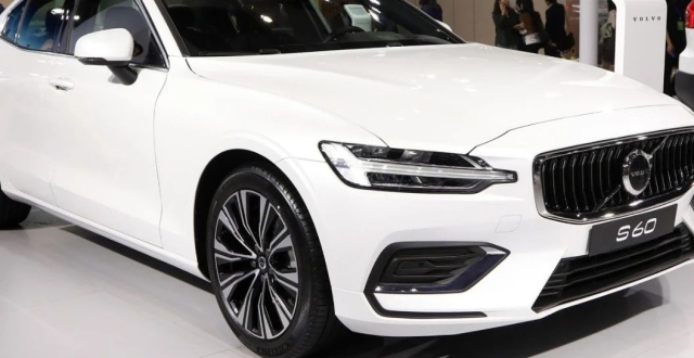 取消全系标配爱信8AT的沃尔沃S60，还值得选择吗？_腾讯新闻