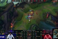 果断，Heng艾翁闪现过墙强抓TheShy鳄鱼，LPL夏季赛精彩操作_腾讯新闻