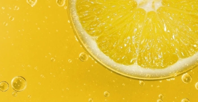 You are a lemon ≠ 你是个柠檬精，真正形容“酸了”的水果竟然是它 ...._腾讯新闻