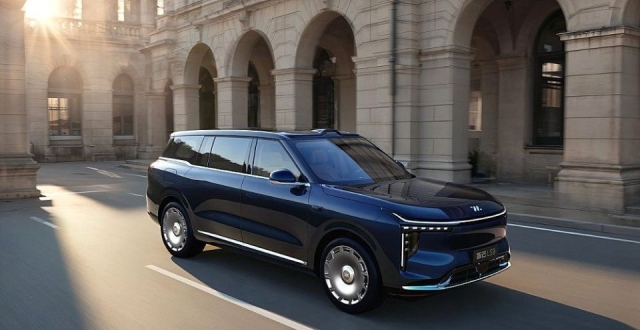 智己LS9即将首发能否挑战极氪9X？_腾讯新闻