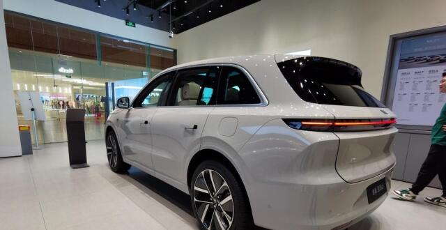 探店：最便宜的理想，订单破41000辆，理想L6又行了？_腾讯新闻