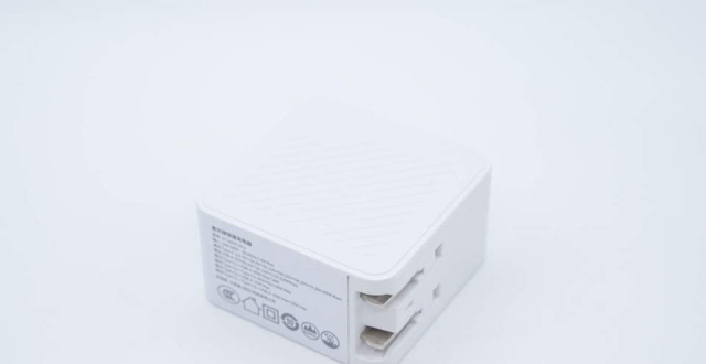 内置英集芯IP2726协议芯片，众森泰65W氮化镓充电器拆解_腾讯新闻