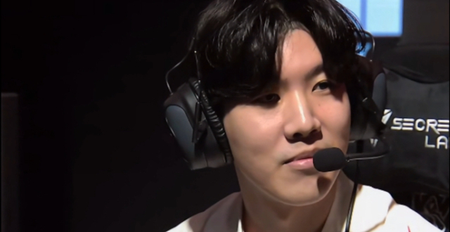 Theshy重现河道剑魔名场面，小虎被MAD中单打懵_腾讯新闻